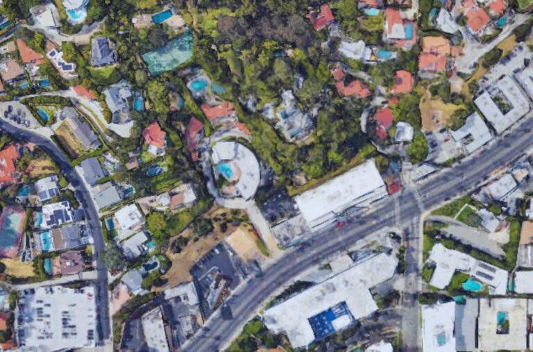 Discover Johnny Depp's Splendid Los Angeles Mansion - Home Creatives