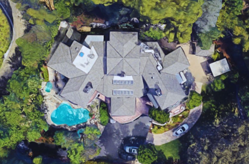 Uncover Selena Gomez's Lavish Los Angeles Mansion!