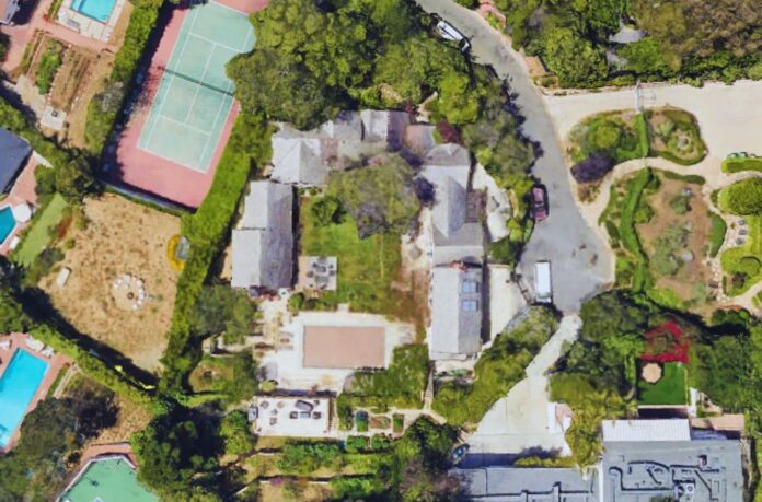 The Luxurious Residence of Steve Martin in Beverly Hills